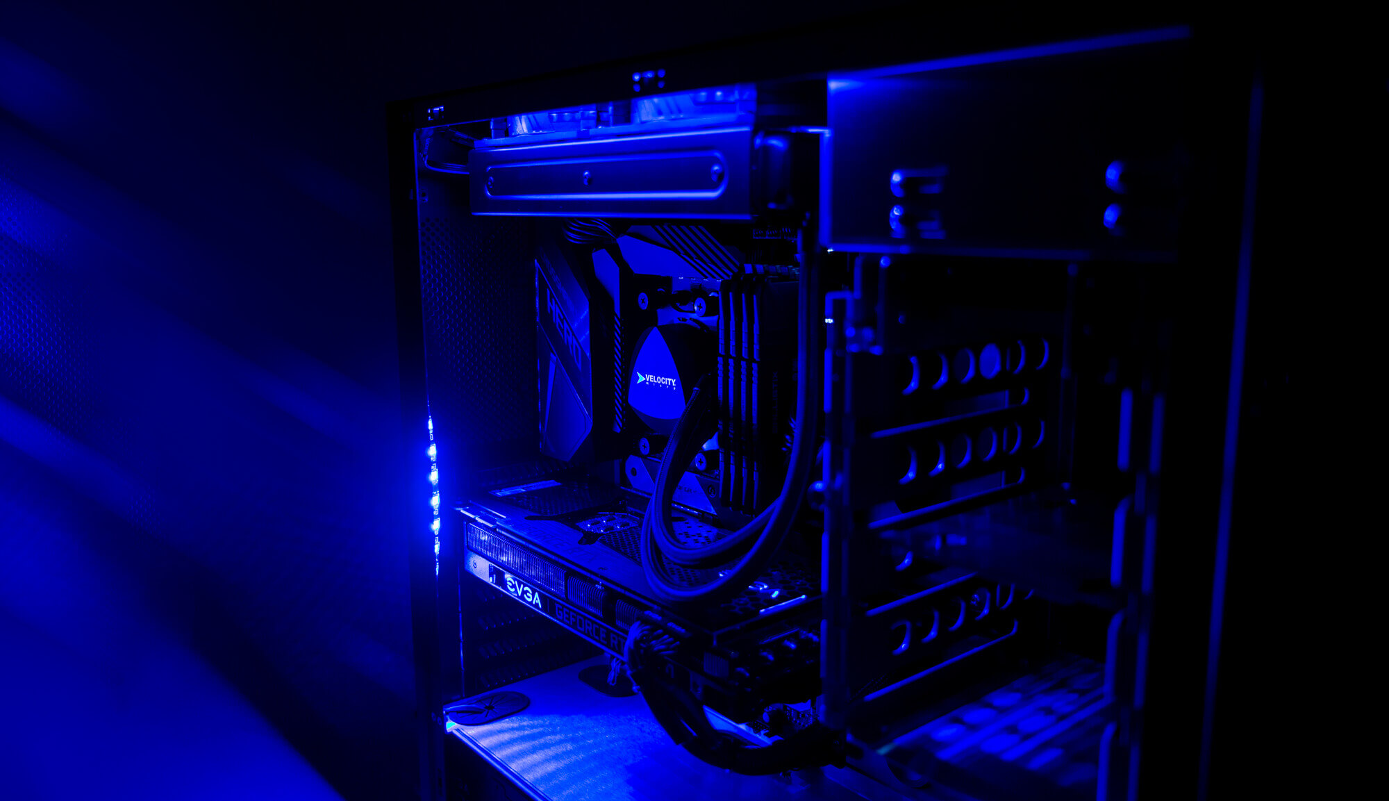 Velocity Micro Raptor Signiture Edition Gaming PC